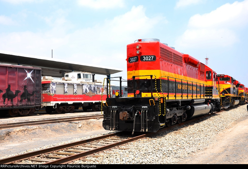 KCSM SD40 Loco at yard
