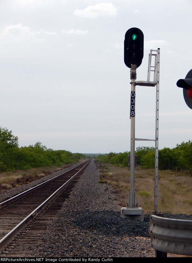 Signal 308 with high green
