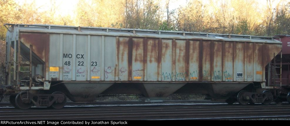 MOCX 482223, straight-on view