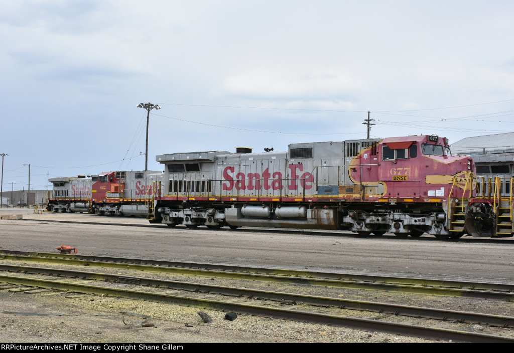 BNSF 677 Roster Shot