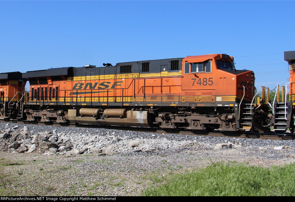 BNSF 7485