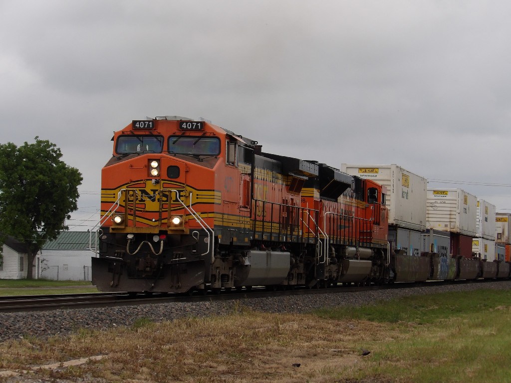 BNSF C44-9W 4071