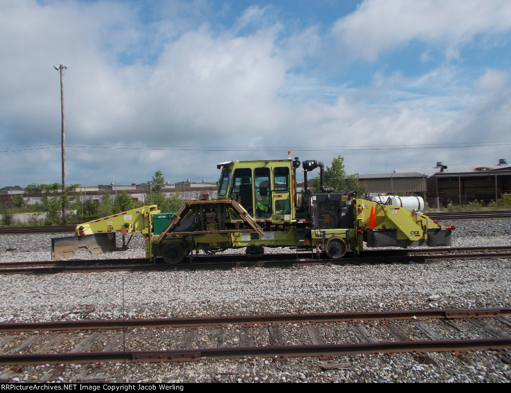 CSX ballast cleaner