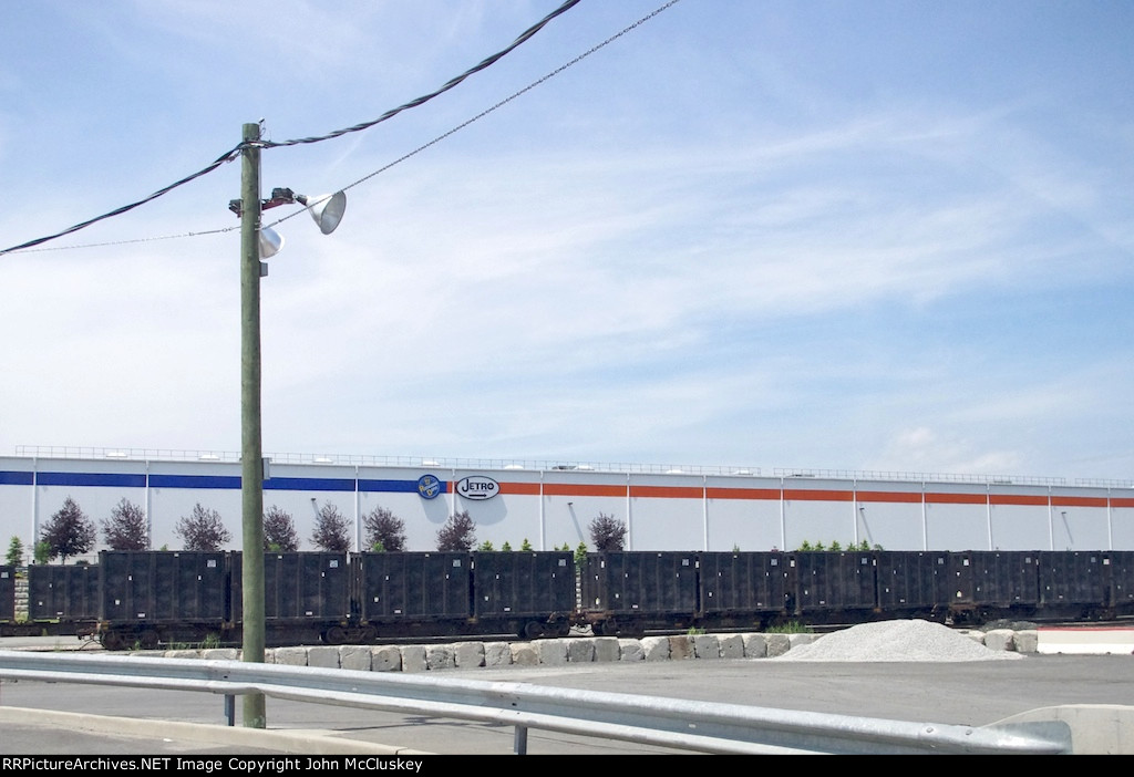 EPIC two unit spine cars with empty and loaded containers