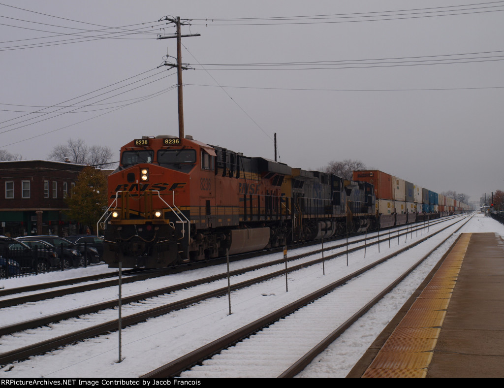 BNSF 8236