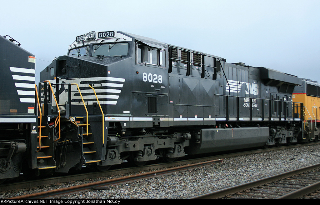 NS 8028