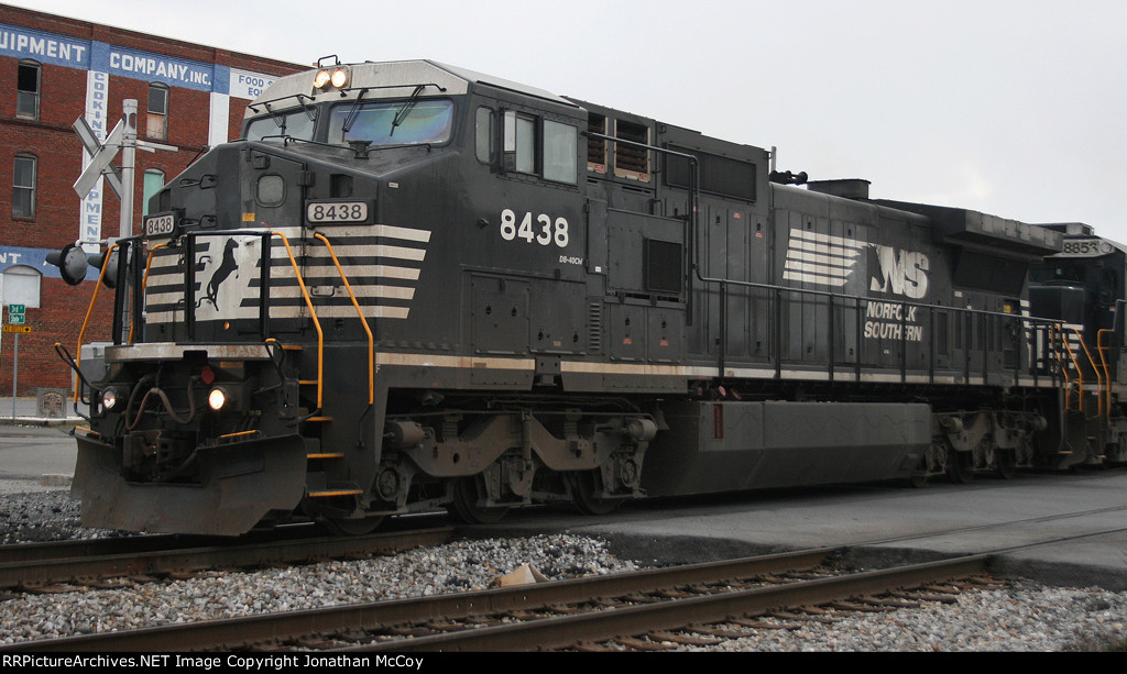 NS 8438