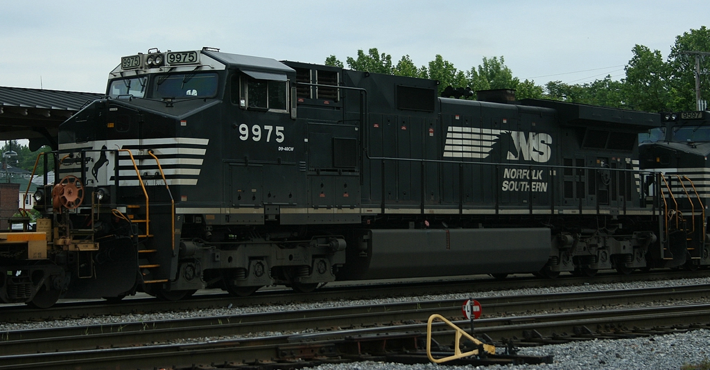 NS &975
