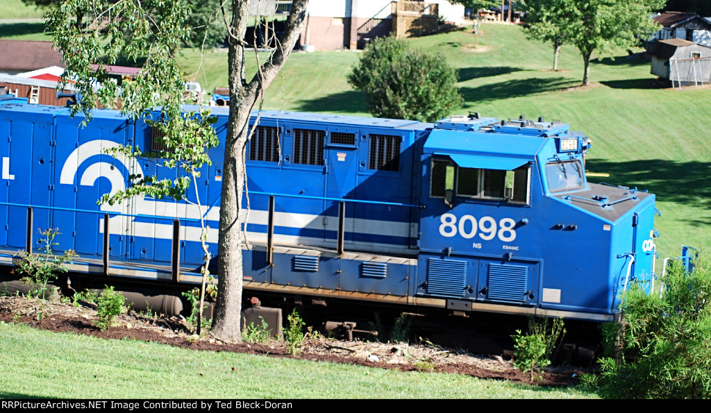 Norfolk Southern 8098 "Conrail"