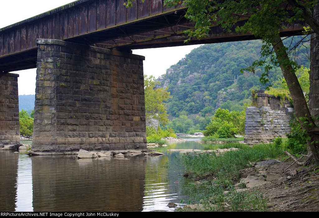 Concrete vs stone bridge piers