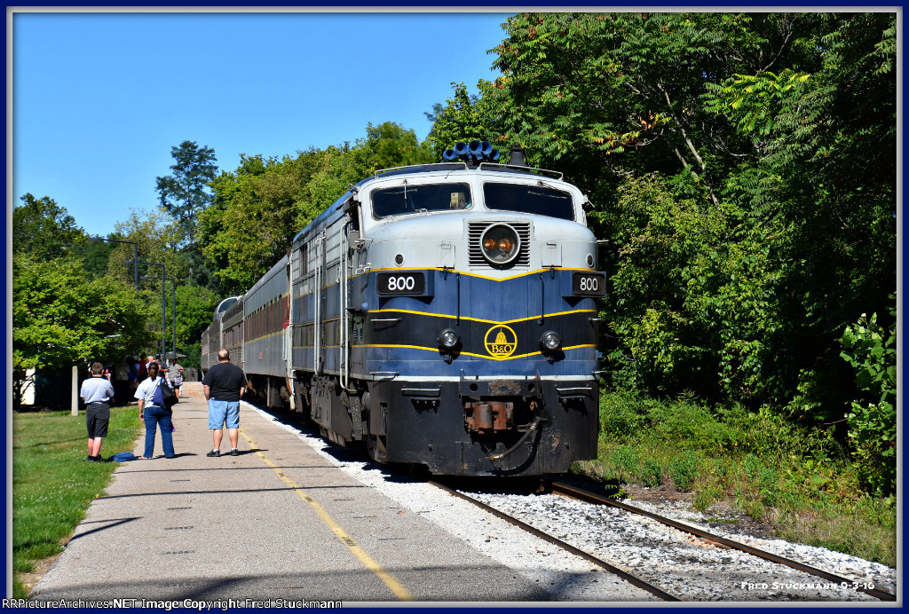 CVSR 800 fronts the Scenic.