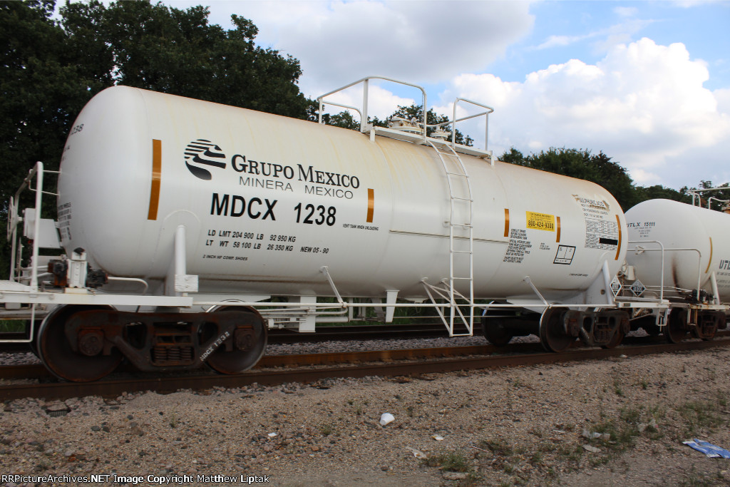 Shorty Tank Cars? - page 1 - Product Discussion - TheRailwire