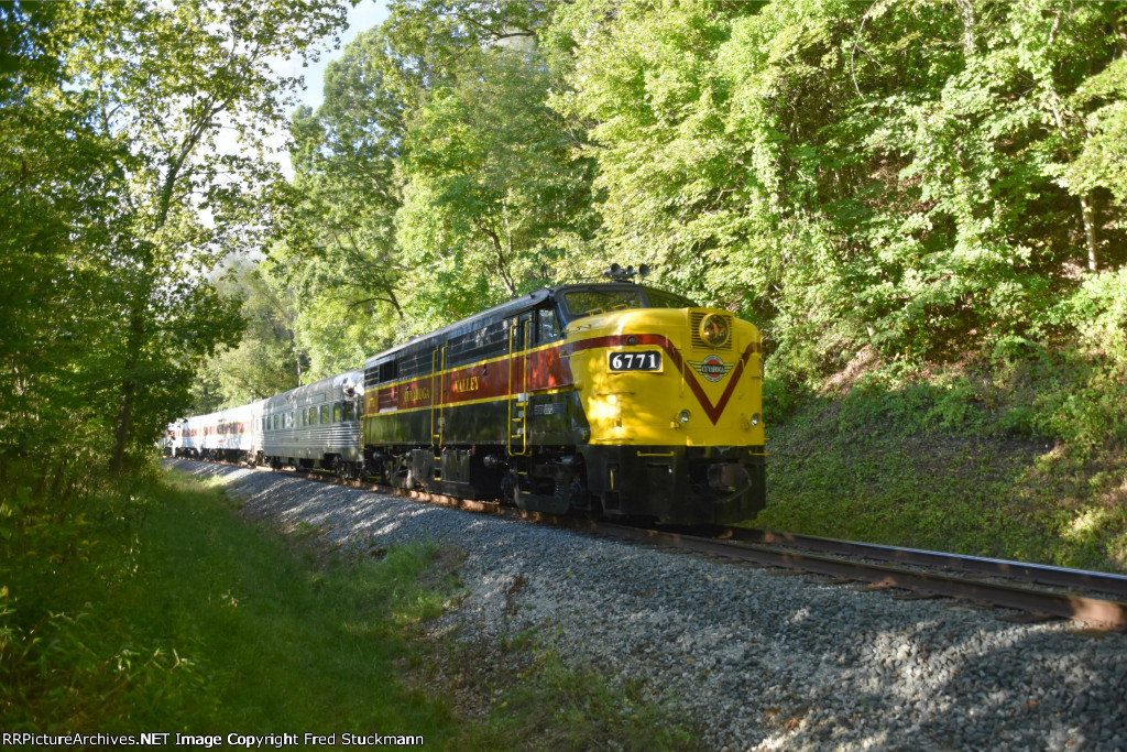CVSR 6771 enjoys partial sunshine as she rests for the pull north in a bit.