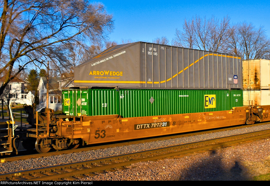 UPRU 953045 arroWedge