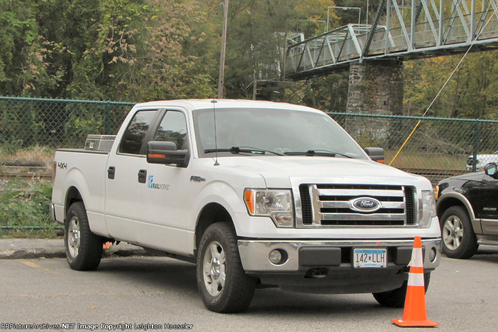 RailWorks pickup (MN reg: 142-LLH)