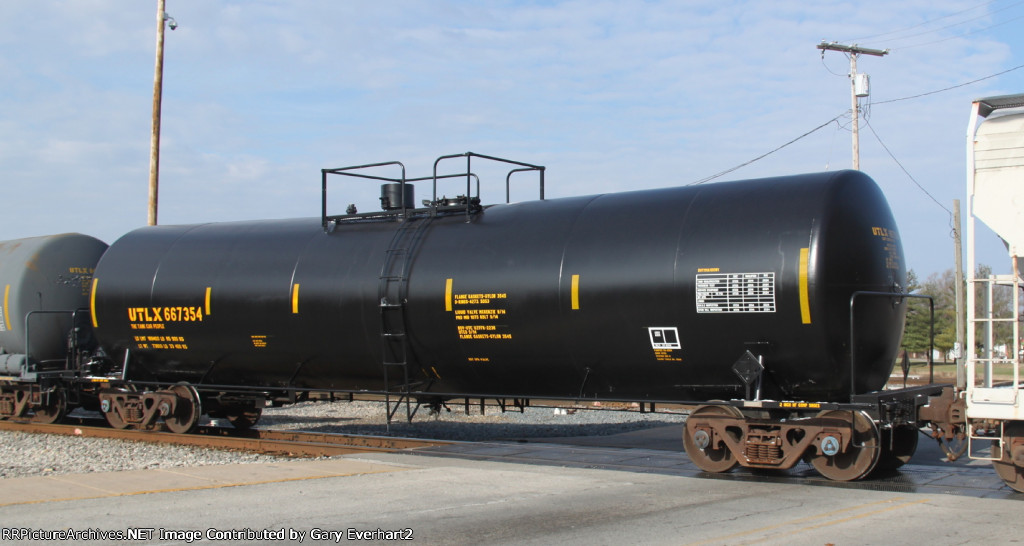UTLX 667354 - Union Tank Car
