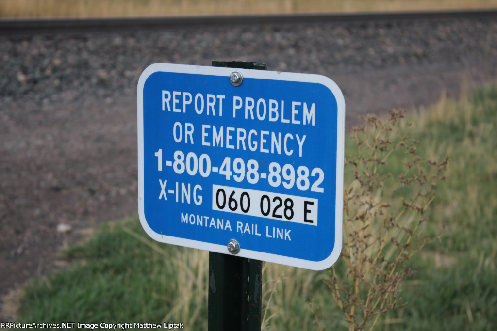 An MRL grade crossing ID sign