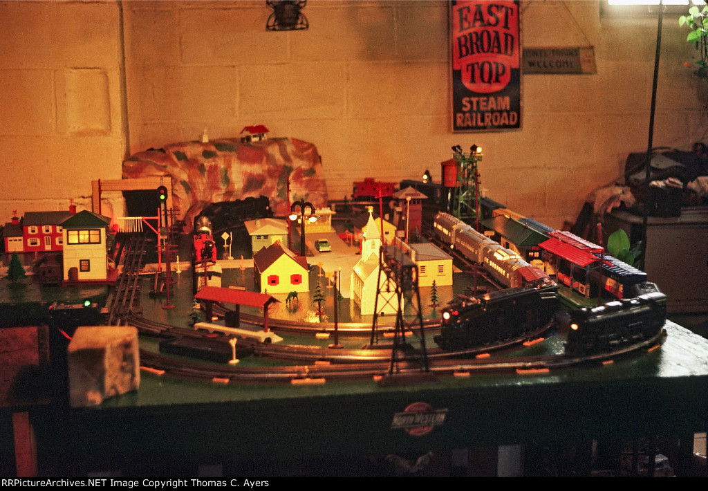 Lionel Lines Layout, 1966