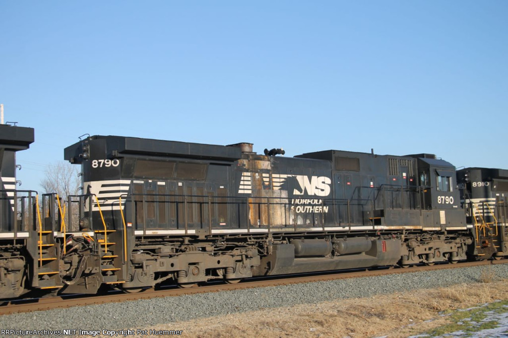 NS 8790