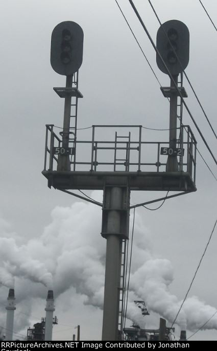 Color light signals, facing south/east