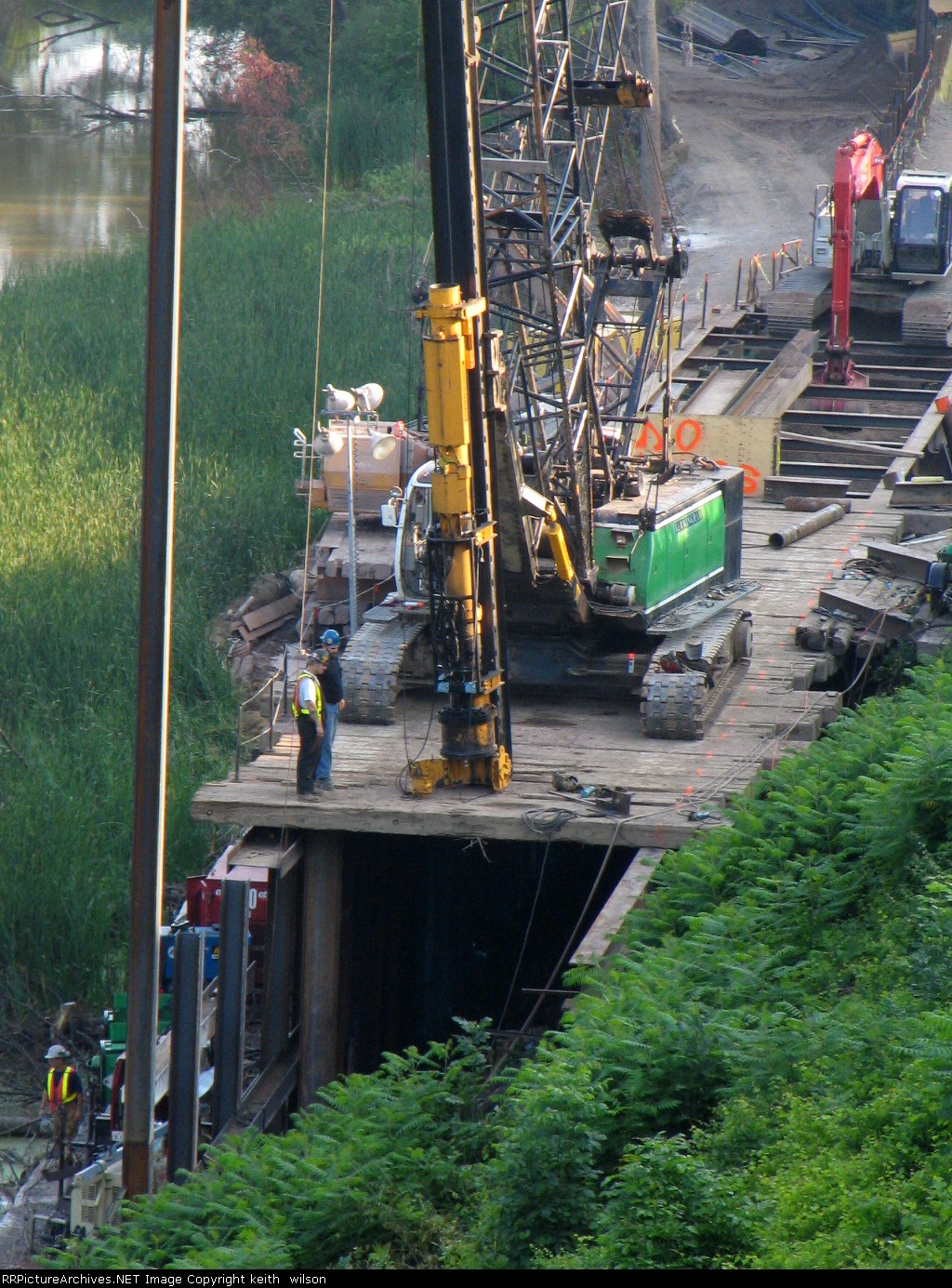 CLOSE-UP OF PILE DRIVING