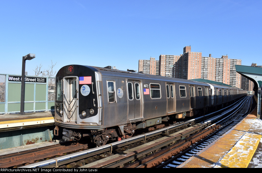 Q train arriving into W. 8th St station