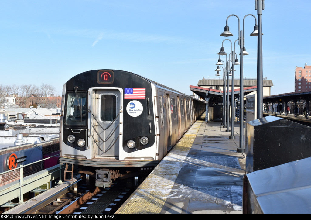 NYMTA R160 cars on Q train at Brighten Beach Station