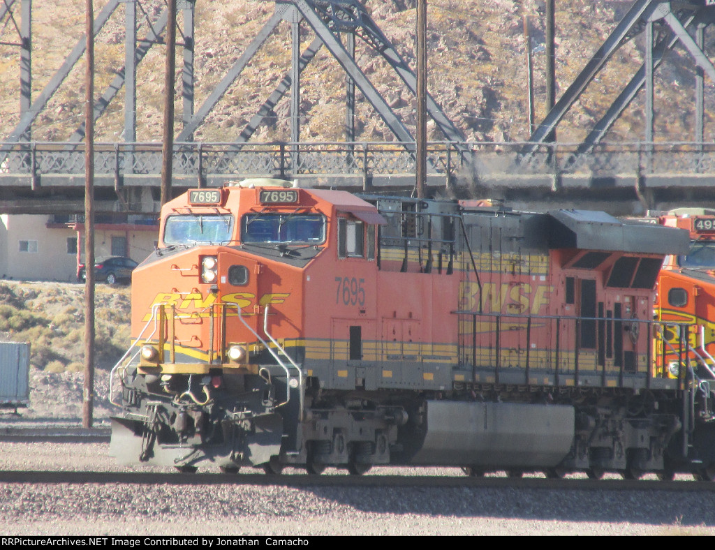 BNSF 7695