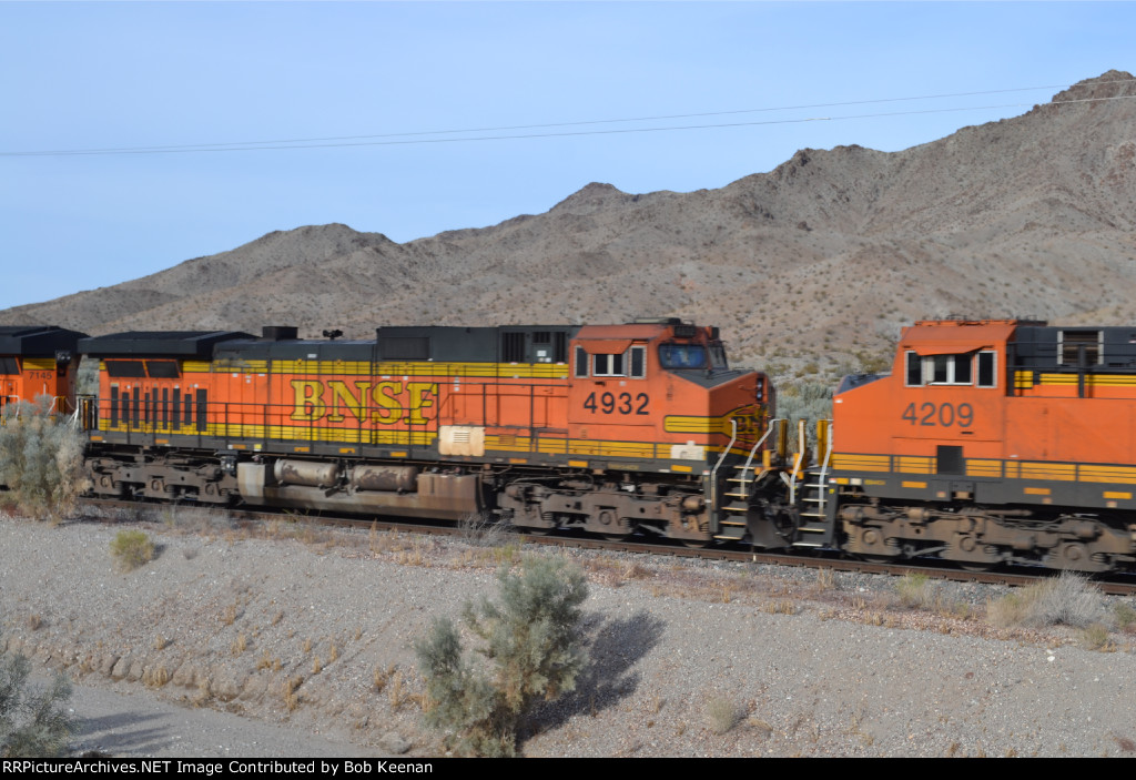 BNSF 4932