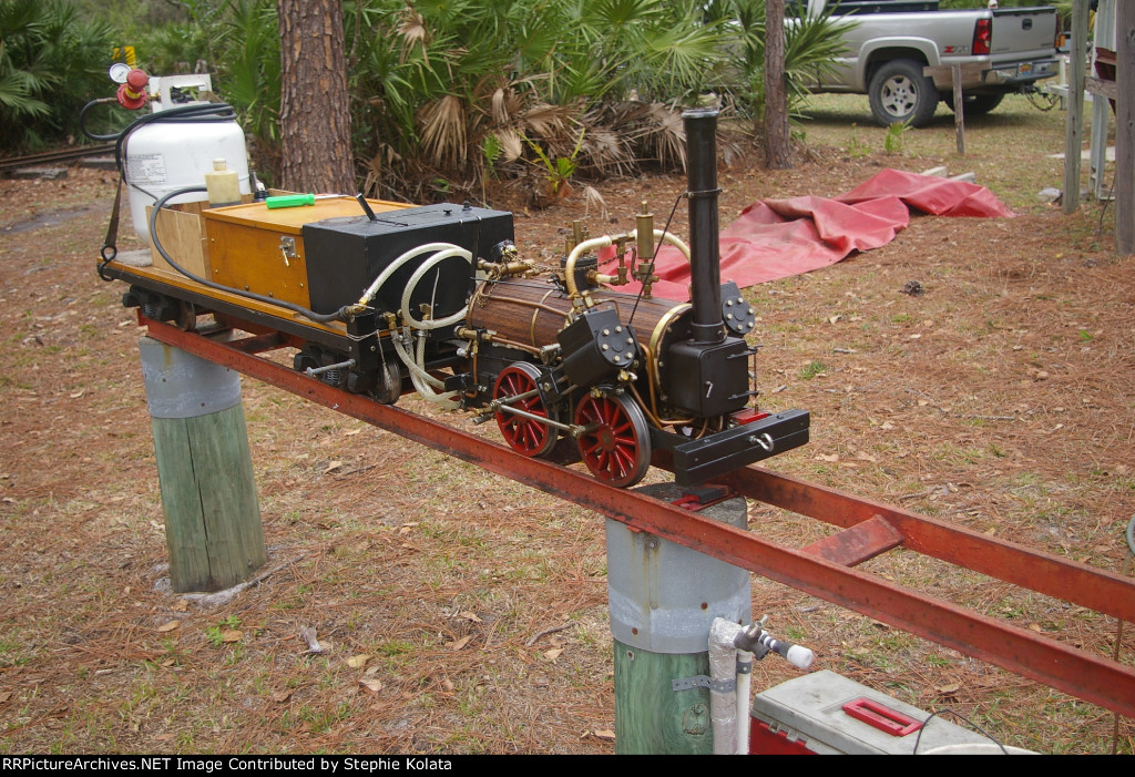 EARLY STEAM ENGINE MODEL