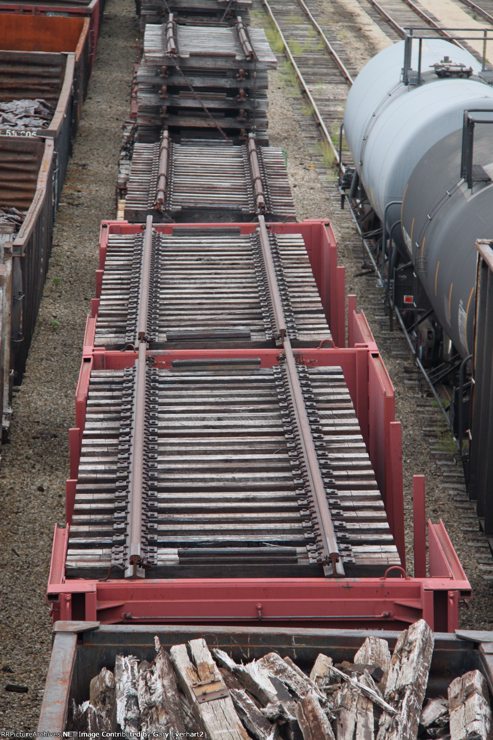 Track Sections Gondolas and Flatcars