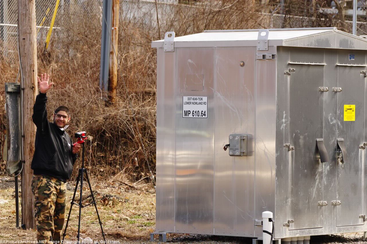 Josh French waves hello. Strangely enough, he was the only other 'fan I ...