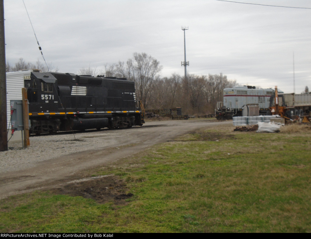 FIRST UNION RAIL FURX 5571 EASTERN ILLINOIS RAIL COMPANY 4541