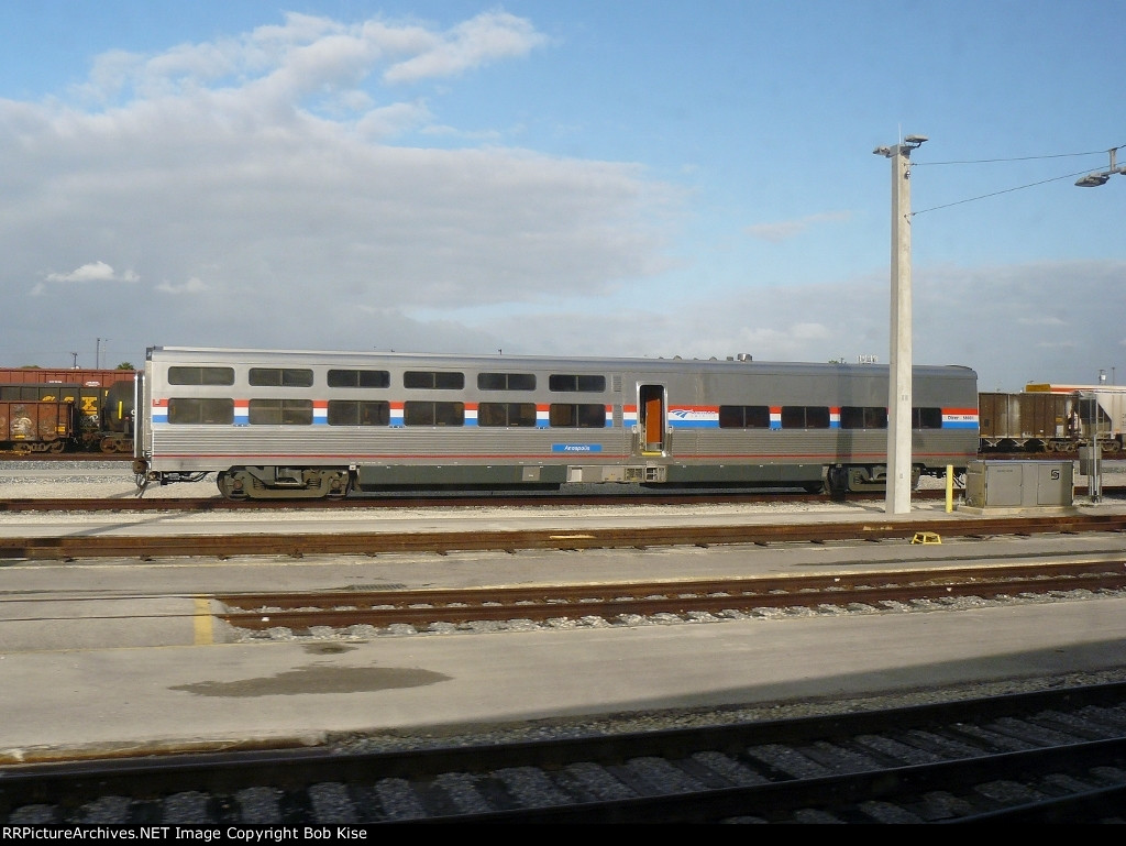 A"new Viewliner diner