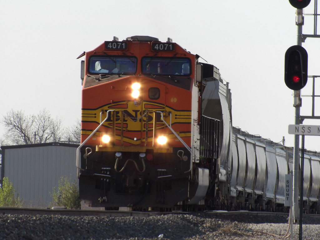 BNSF C44-9W 4071