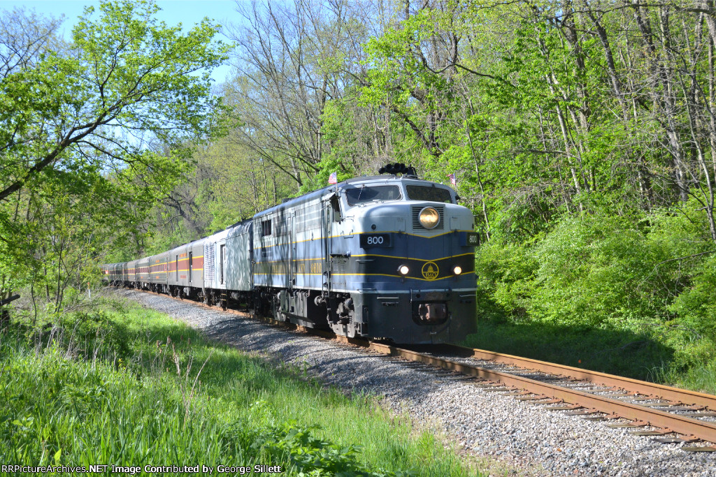 800 leads the charge northbound.