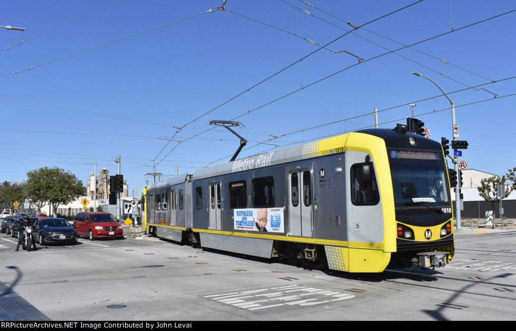 LACMTA Light Rail at 17th St/SMC