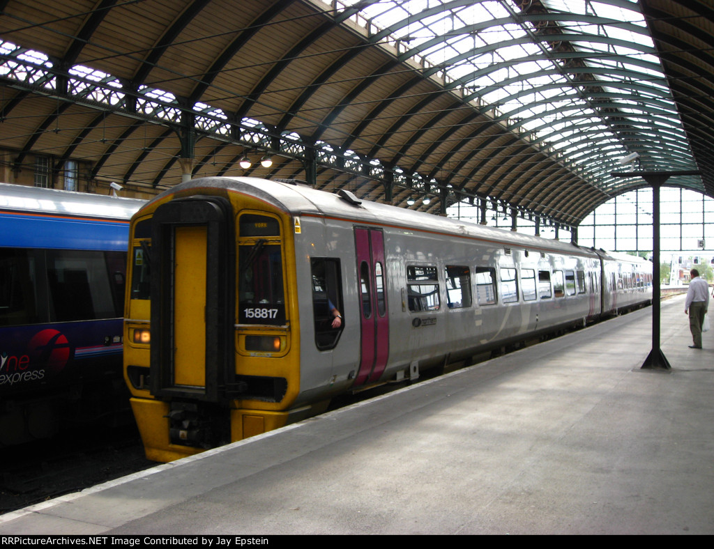 A Class 158 DMU arrives at Hull
