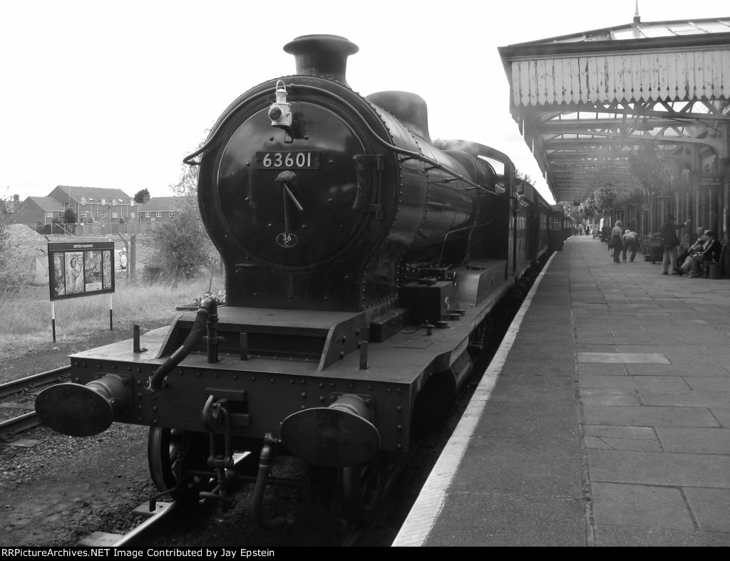 B&W view of 63601