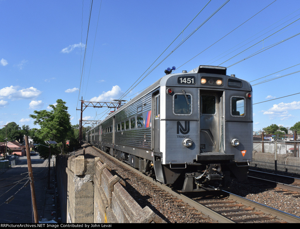 NJT Arrow IIE arriving at Highland Ave Station