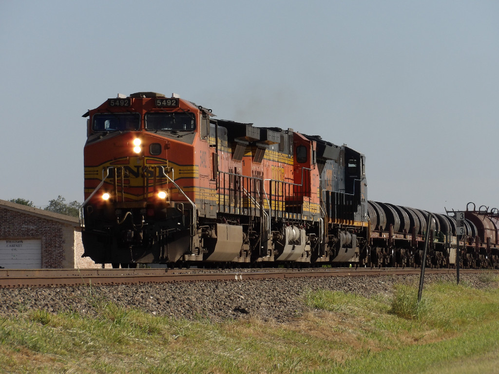 BNSF C44-9W 5492