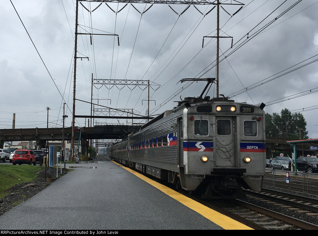 Westbound Septa Silverliner IV Set