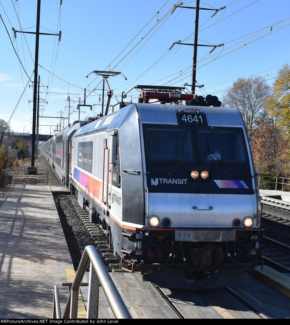 Eastbound NJT Multilevel Set