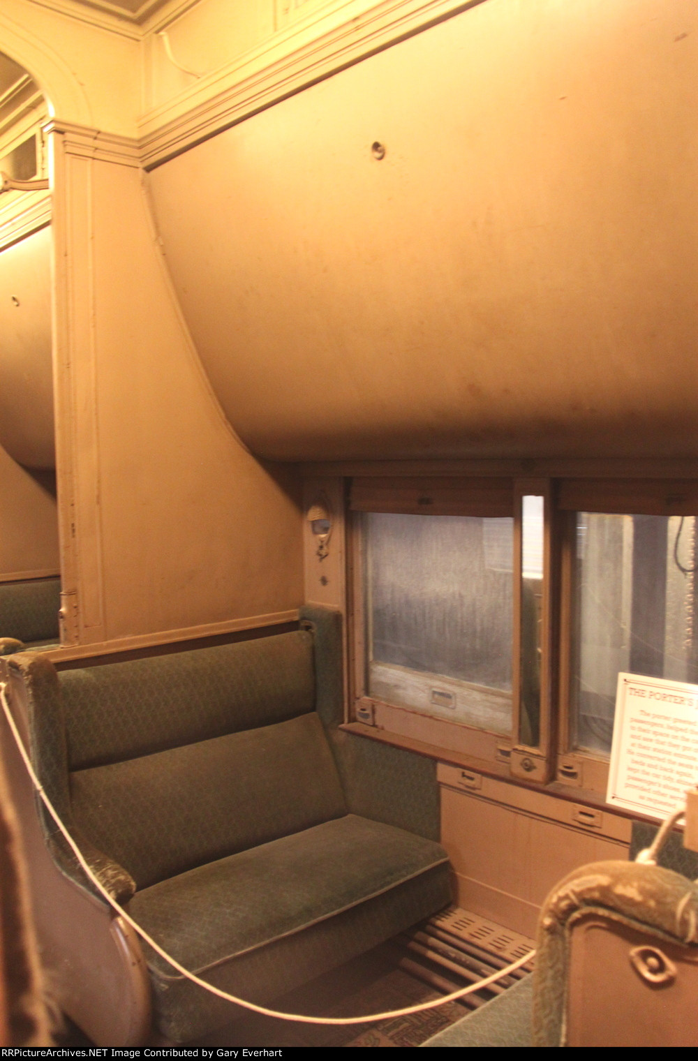 PULL St.Carvan Pullman Sleeper Accomodations