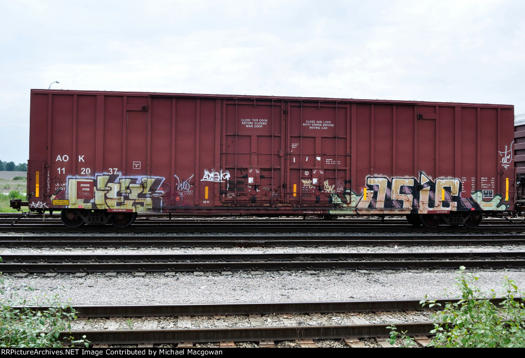 AOK 112037 60-9 ft Double Door Excess Height Boxcar (side B)