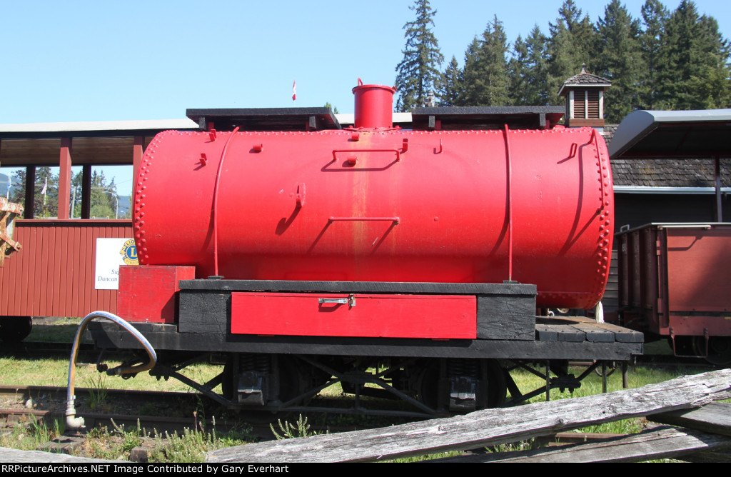Small tank car