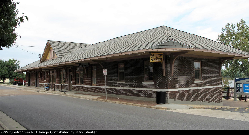WASHINGTON (MO.) AMTRAK STATION (28 September 2013)