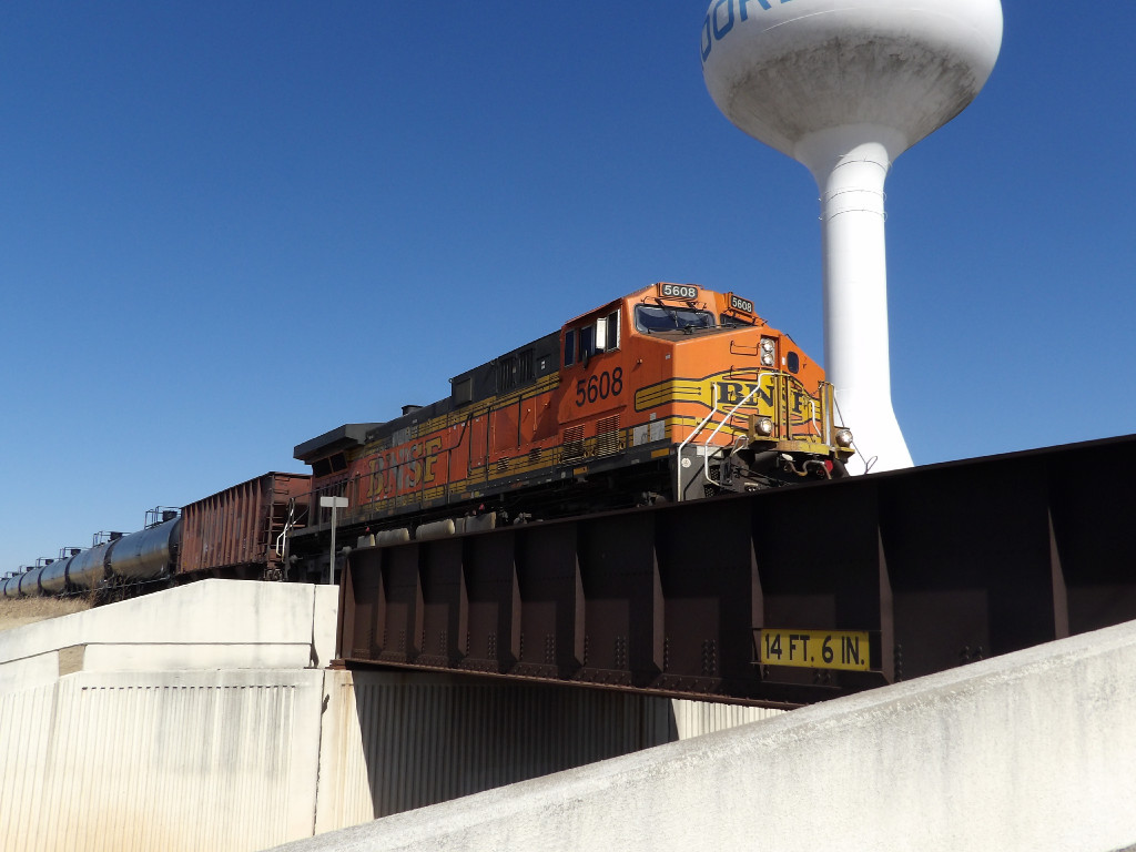 BNSF AC44CW 5608