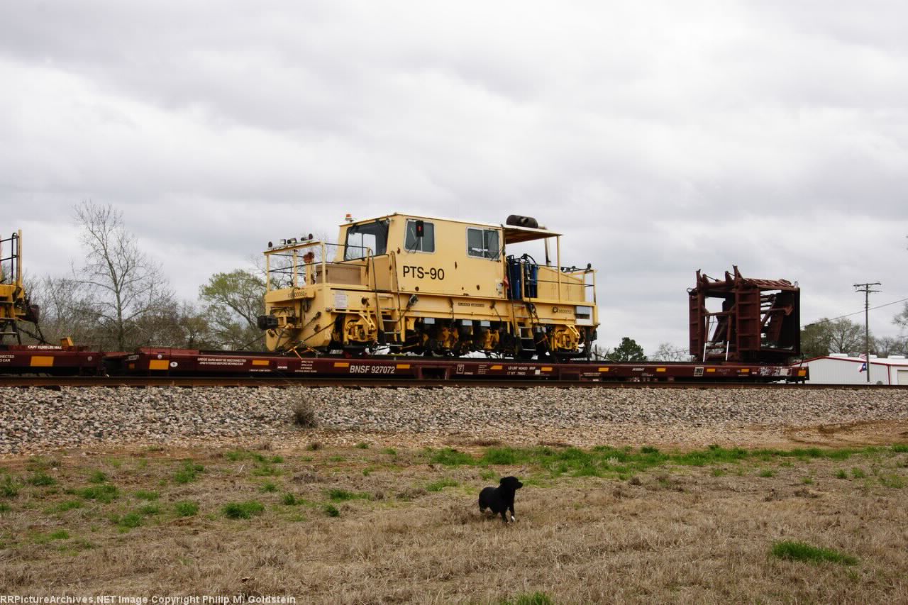 Plasser American Dynamic Track Stabilizer on BNSF 927072 "Scorpion Tail ...