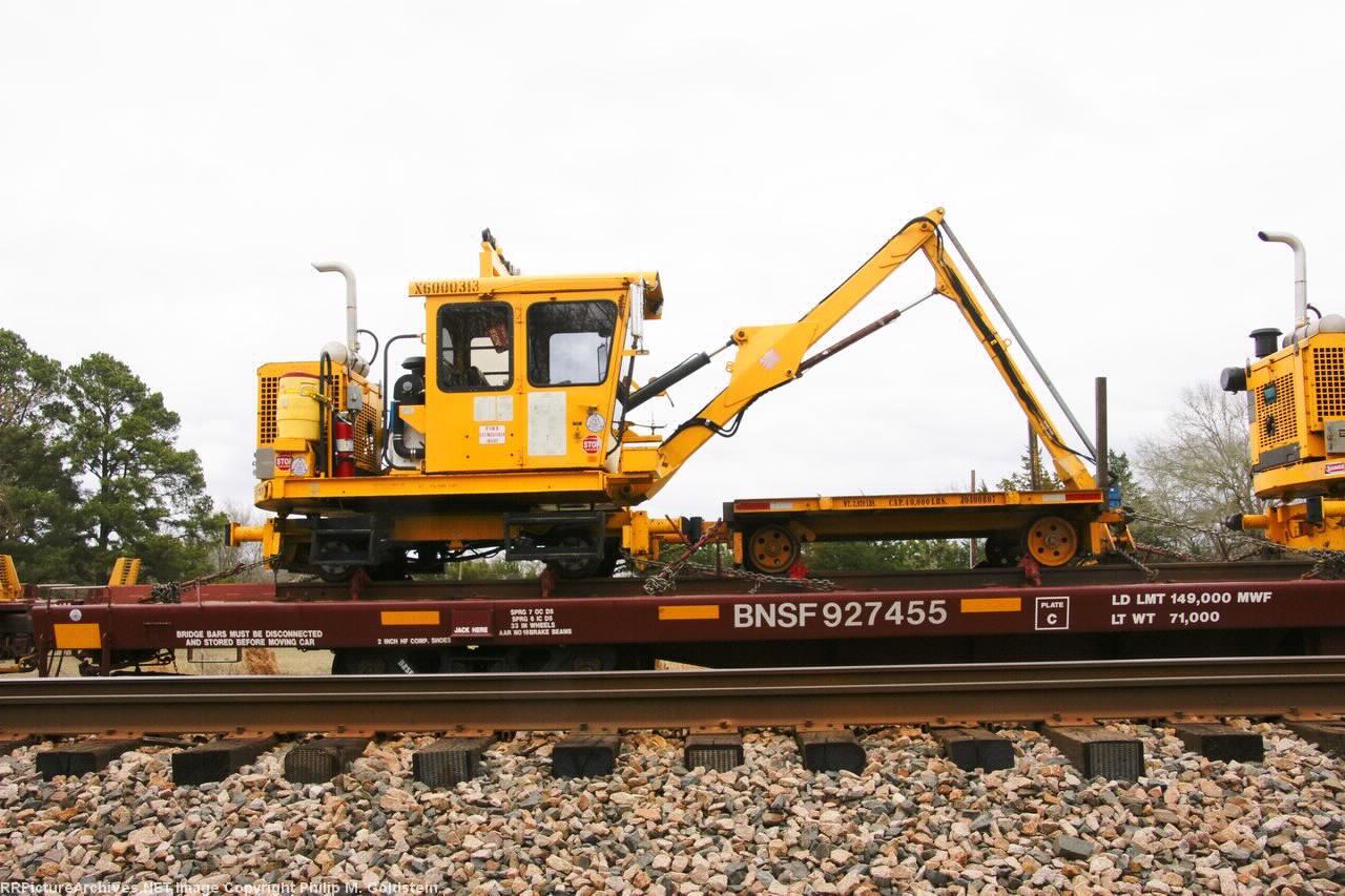 L & H Tie Crane & Cart BNSF X6000313 / J0400807